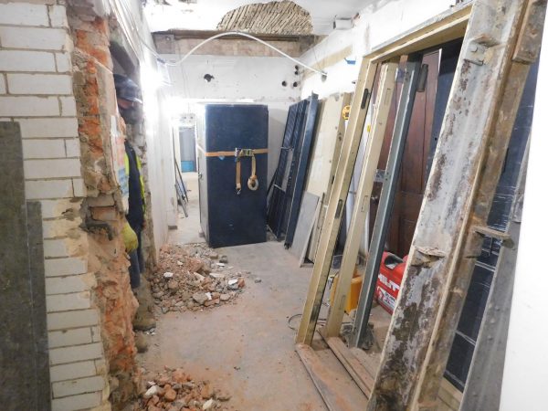 Vault Installation & Dismantling | Vault Room Removal